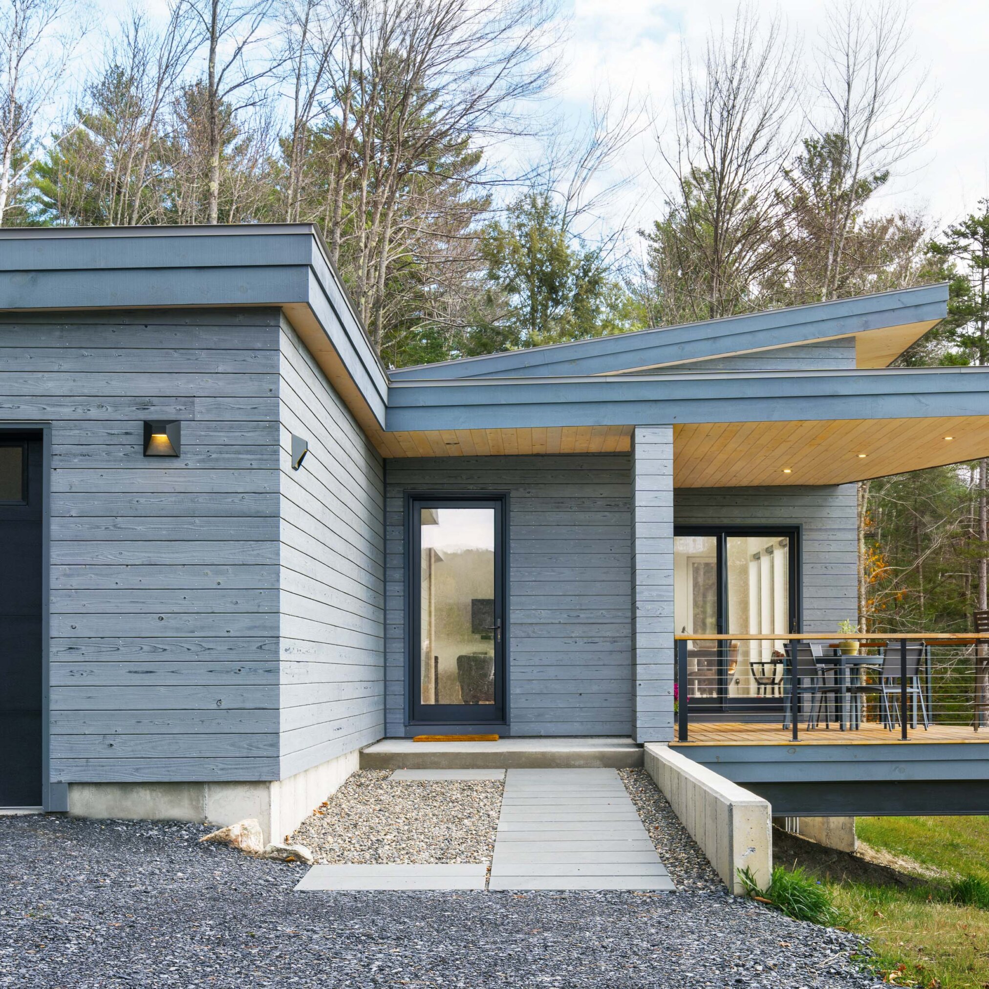 Gendai® Alkyd Oil Light Gray | Authentic Yakisugi Siding